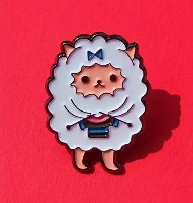 Knitting Sheep lapel pin – Hot Springs Fiber Co.